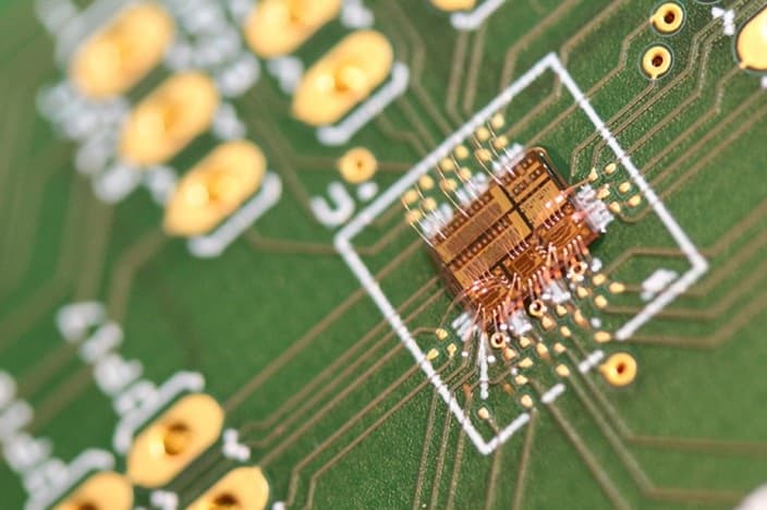 強誘電性RAM（FRAM）とは何ですか？歴史、使用、機能